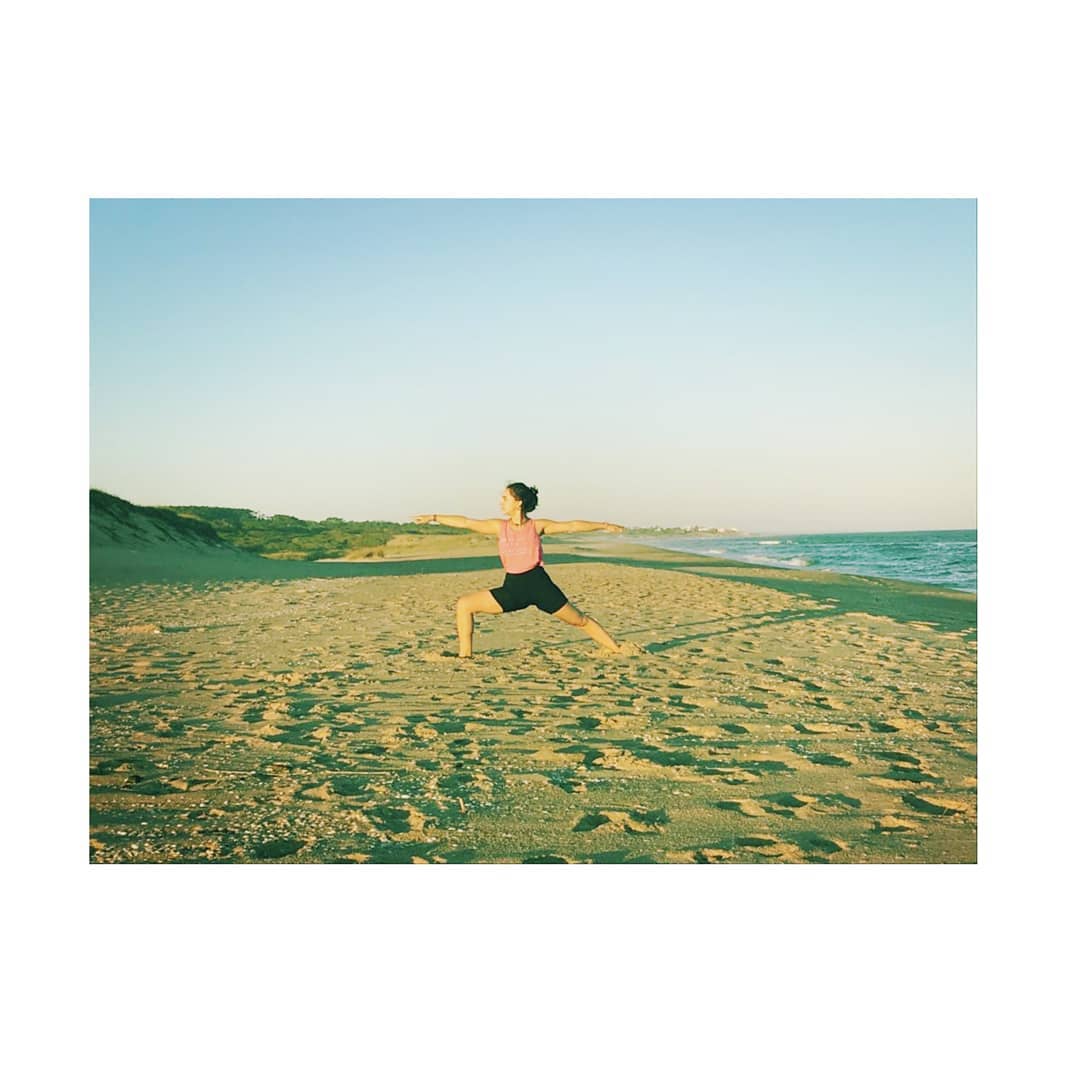 Postura del guerrero o Virabhadrasana | Escuela de Yoga en La Plata Postura del guerrero o Virabhadrasana | Escuela de Yoga en La Plata